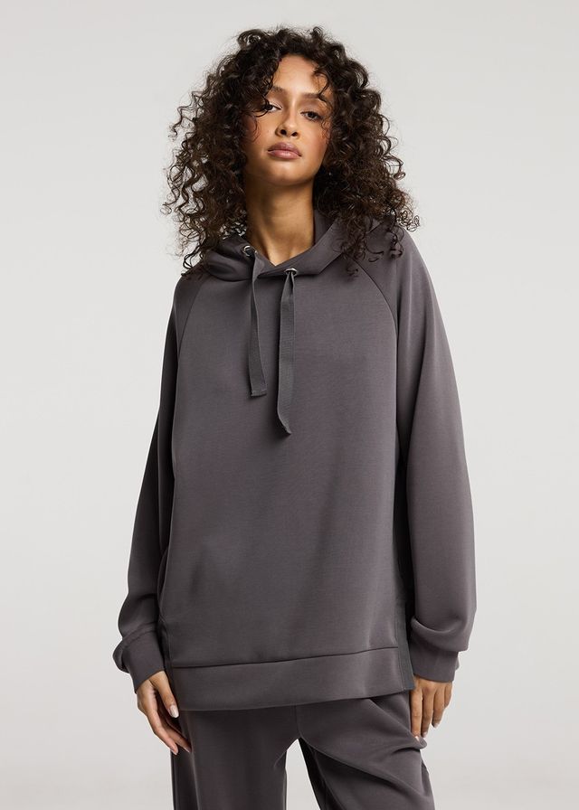 Bluza damska o klasycznym kroju z kapturem
